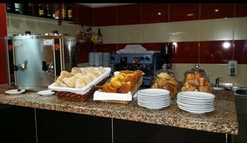 Pequeno-almoço tipo buffet diário incluído 