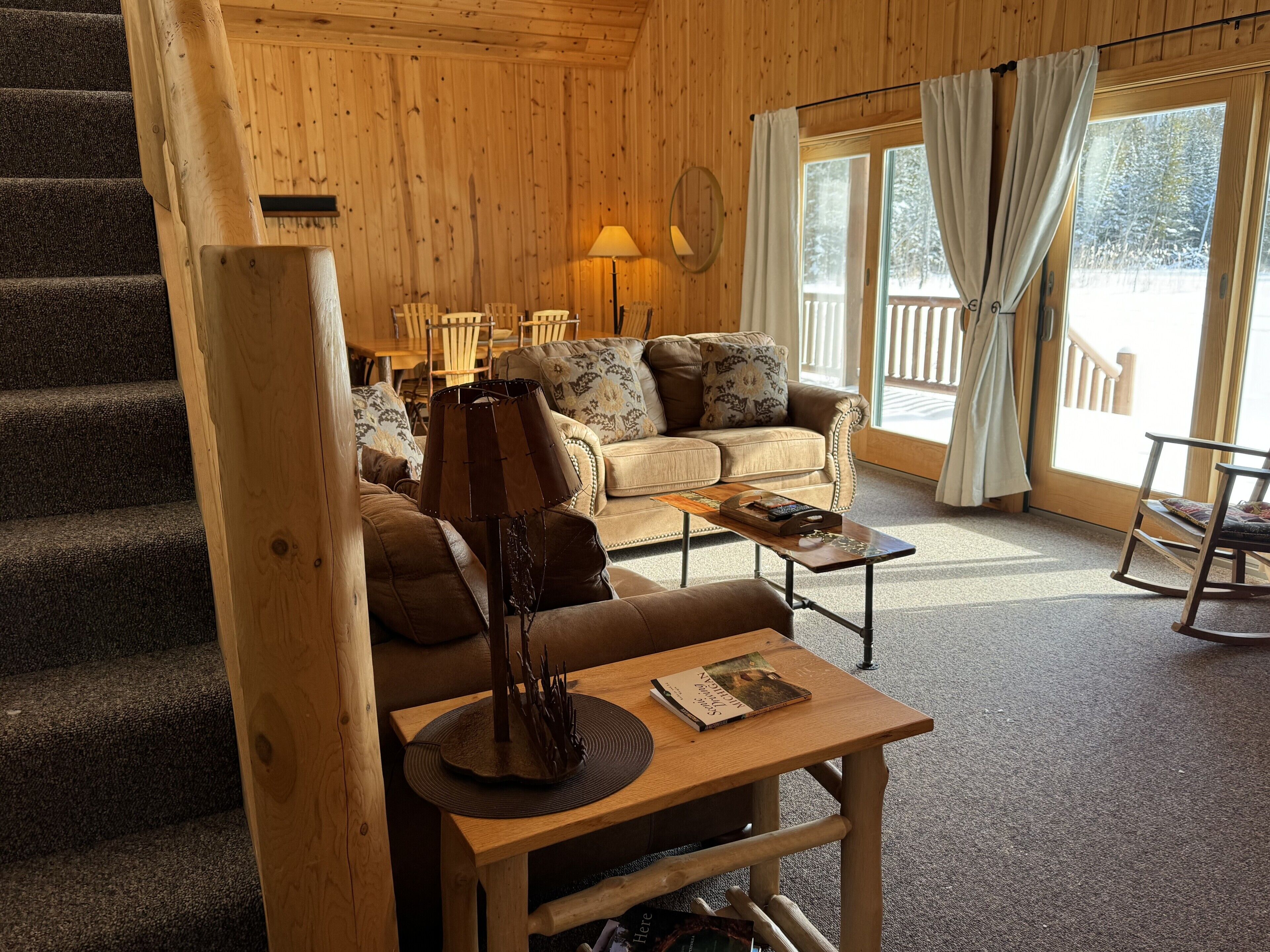 Drummond Island Hotel & Vacation Homes - Pond Cabin 8 - Drummond, MI
