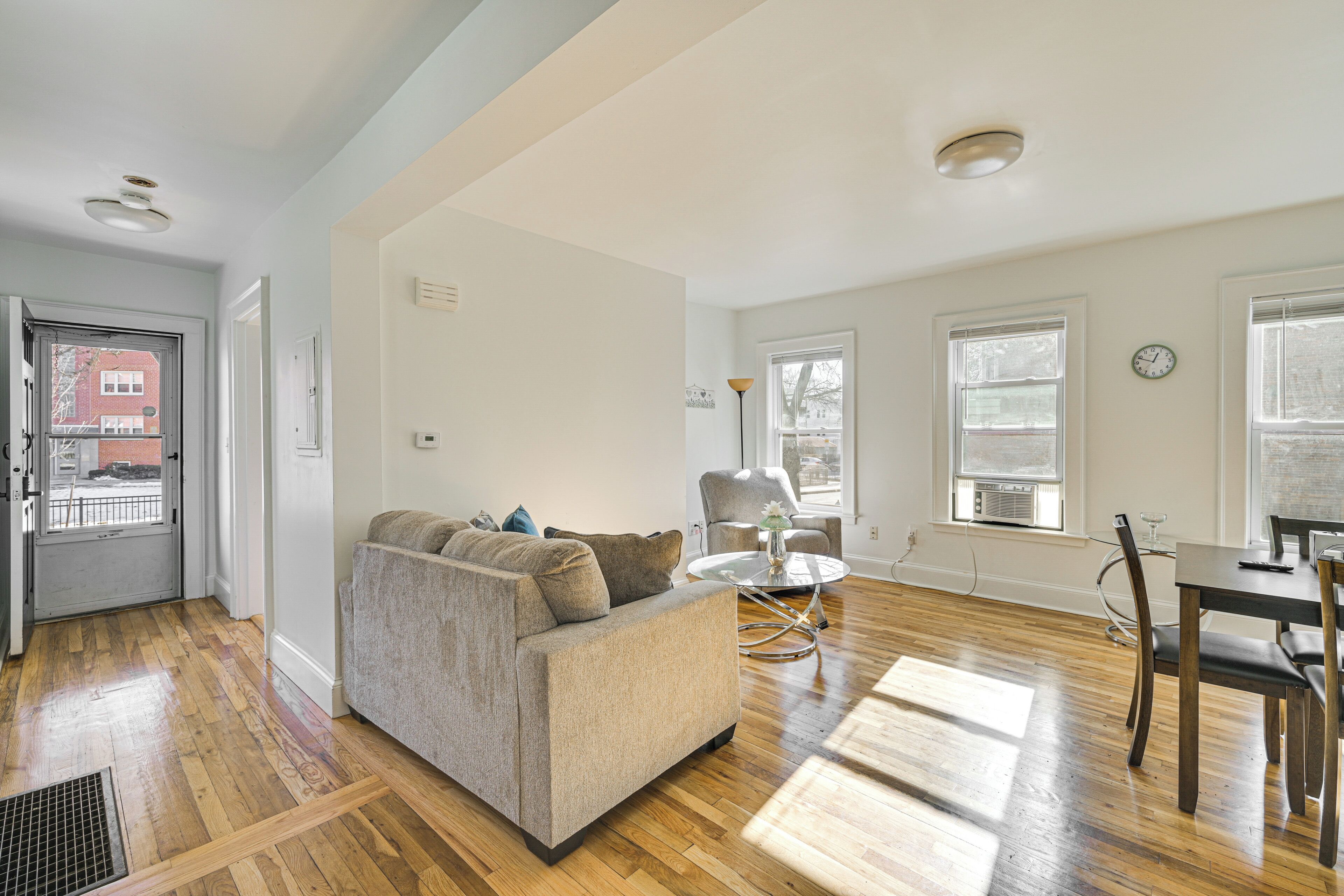 Cozy Cambridge Apartment In College Town! - Cambridge, MA