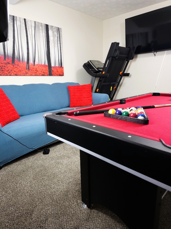 Comfy King Private Suite Near Umd Bwmc & Bwi With Pool Table And Treadmill. - Baltimore, MD