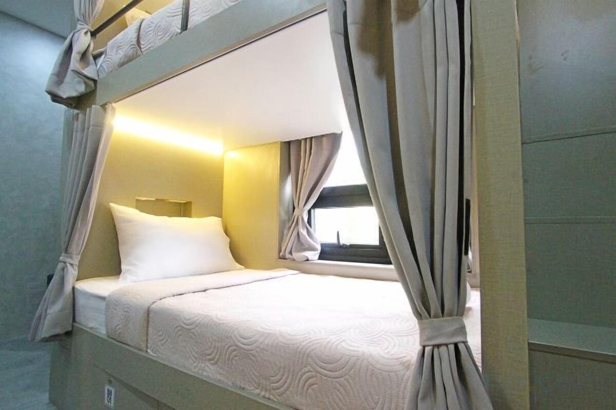 Cofre no quarto, Wi-fi grátis, roupa de cama fornecida 