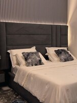 Apartamento de Luxo, Vista para a cidade | 1 quarto, secretária, secretária adequada para computadores portáteis 