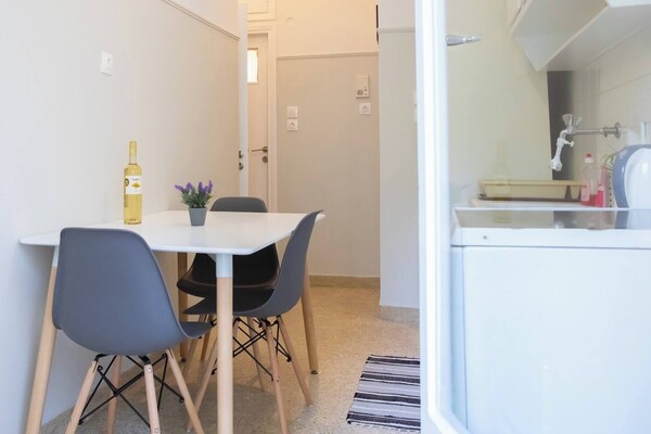 Athens Apartment 1-min Walk To Metro - Athens