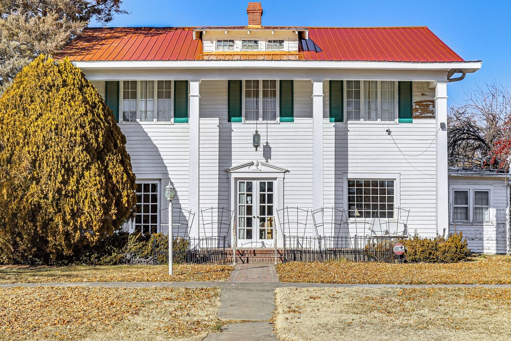 Half-mi To Atwood Lake: Spacious Home! - Kansas