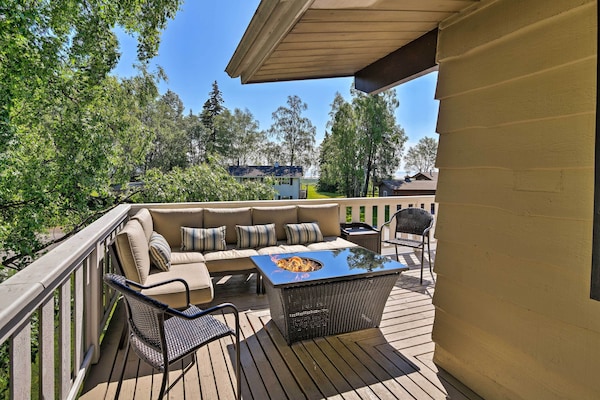 Theater Room + Fire Pit: Anchorage Family Retreat - Anchorage, AK