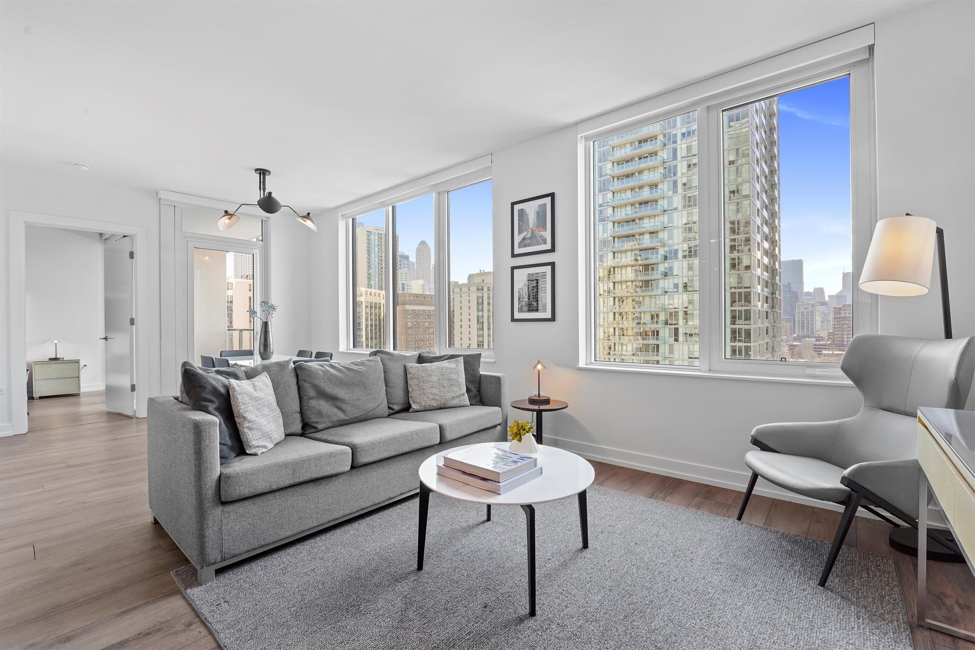 Experience Chic Chicago Living In Old Town  Spacious Suites & Luxe Amenities - Chicago