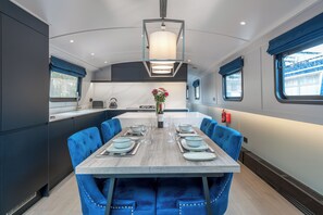 Apartamento | Cozinha privada | Uma torradeira, ilhas de cozinha