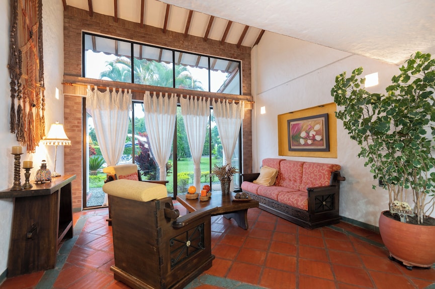 Casa Campestre-chalet En El Caimo, Armenia Con Piscina Privada Y Bbq - Valle del Cauca