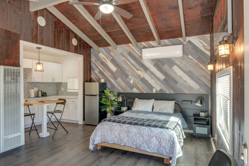 Private Deck & Views: Frazier Mountain Cabin - Frazier Park, CA