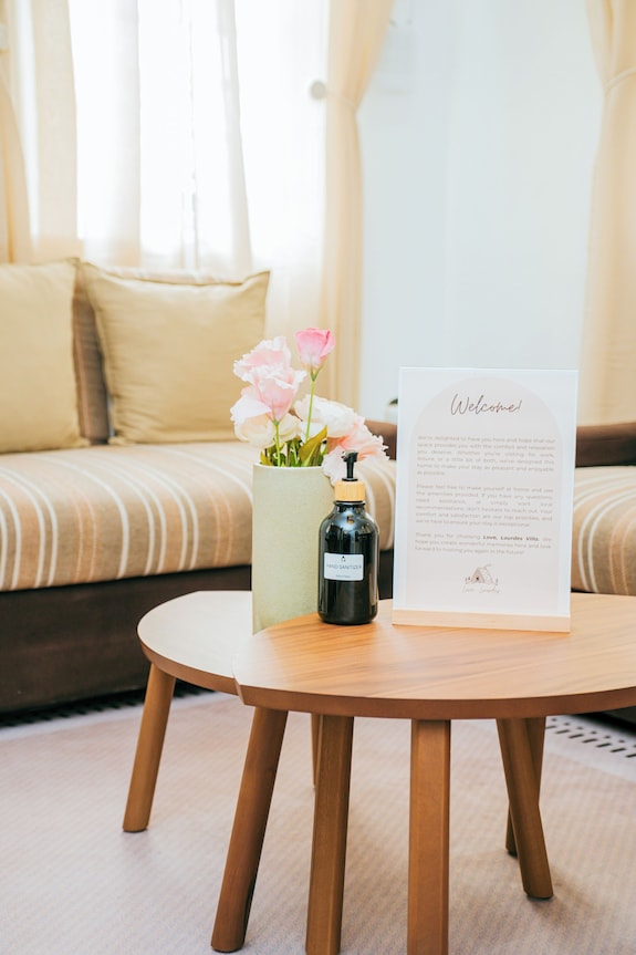 Charming Love, Lourdes Villa 2-bedroom House With Jacuzzi, Sauna, Wifi, Ac &More -