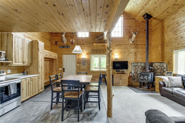 6 Mi To Spider Lake Atv Trails: Cabin W/ Fire Pit - Oshawa, MN