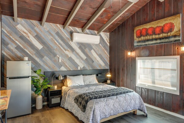 Private Deck & Views: Frazier Mountain Cabin - Frazier Park, CA