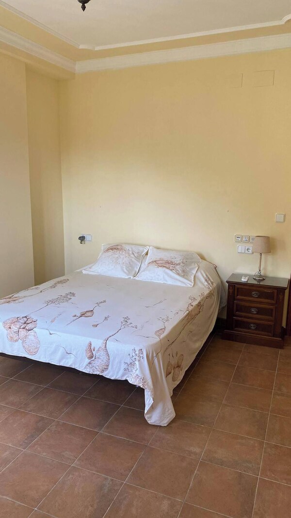 Room-orange Room Your Refuge Of Tranqu - Alcira