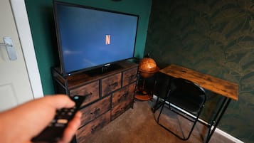Quarto Duplo Deluxe, 1 cama de casal, não fumadores | Televisão