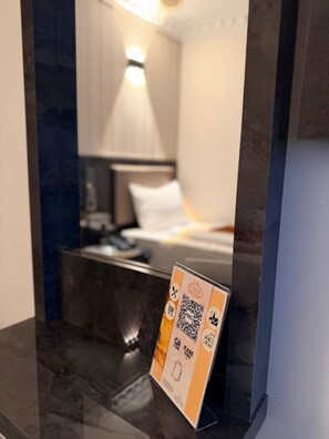 Quarto Individual Económico | Roupa de alta qualidade, minibar, quartos insonorizados, Wi-fi grátis 