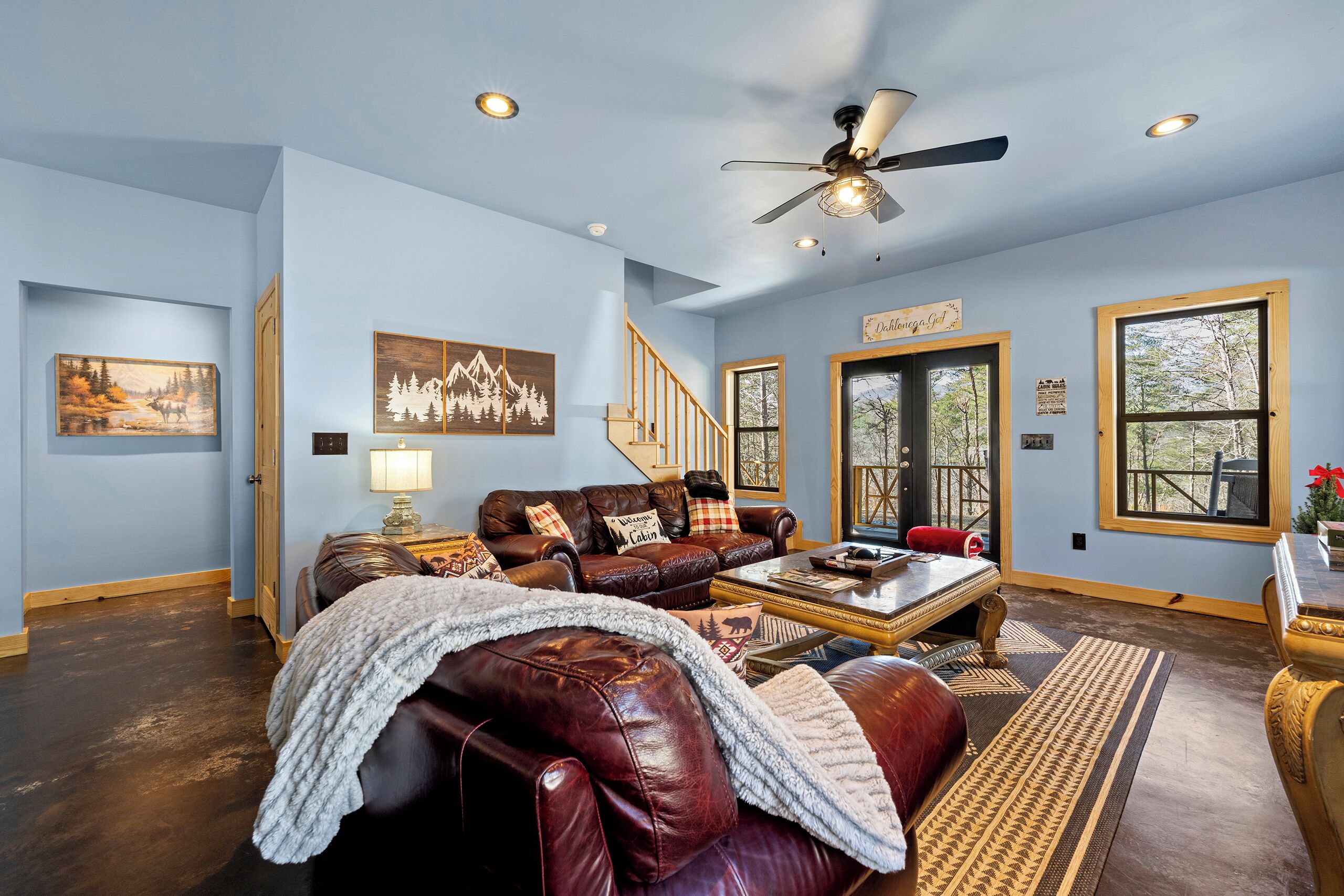 Cozy 3-bedroom Cabin In Dahlonega With A Vibrant Game Room! - Dahlonega, GA