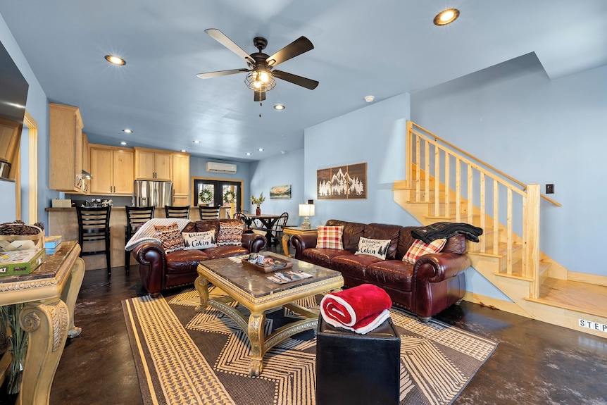 Cozy 3-bedroom Cabin In Dahlonega With A Vibrant Game Room! - Suches, GA