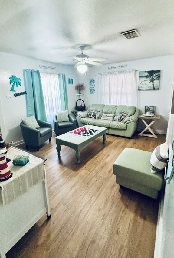 Walk2beach-playground-short Drive 2jonespark-aquarium-coliseum-family Fun. - Mississippi