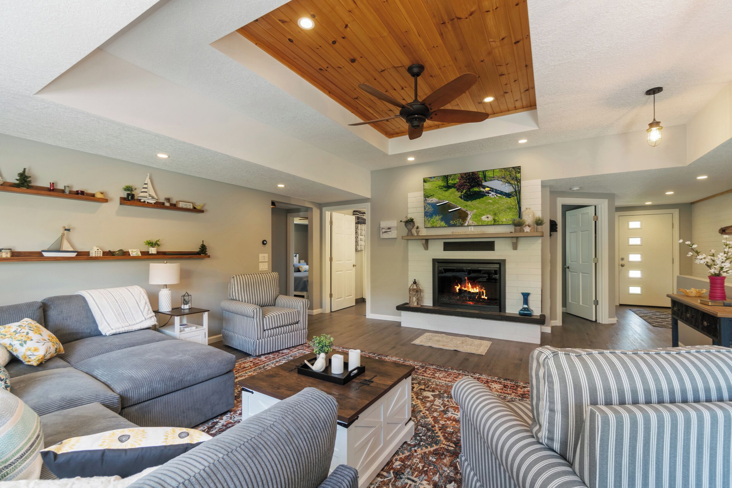 Delightful Loon Lake Retreat - Fremont, IN