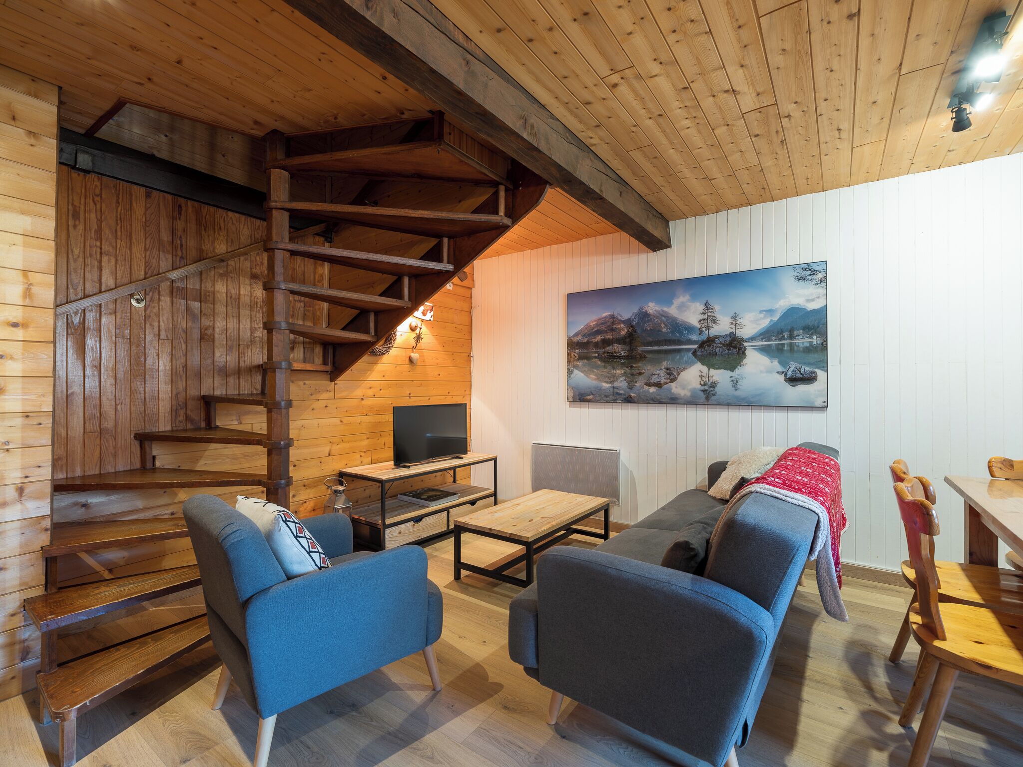 Chalet 'Les Grands Champs Sud' With Mountain View, Private Terrace And Wi-fi - Albertville