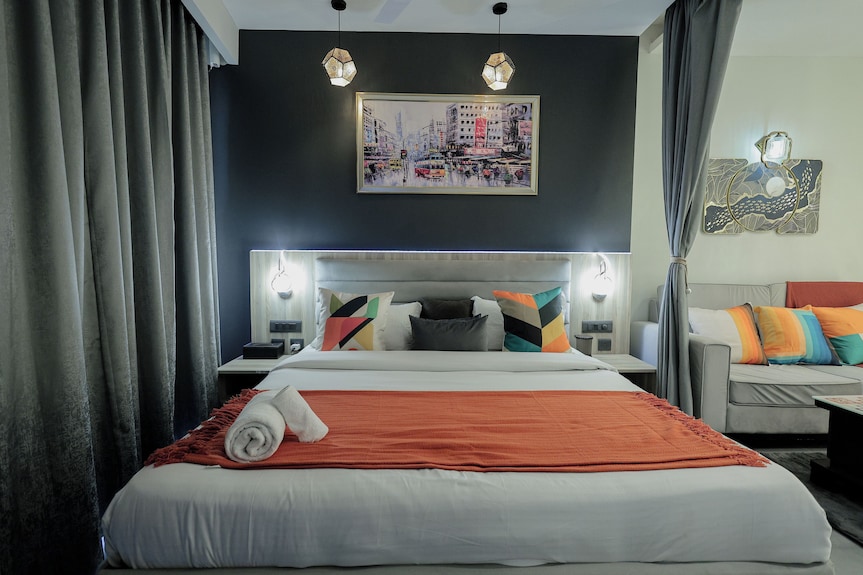 37th Floor | Lux Paradise By Aurum - 노이다