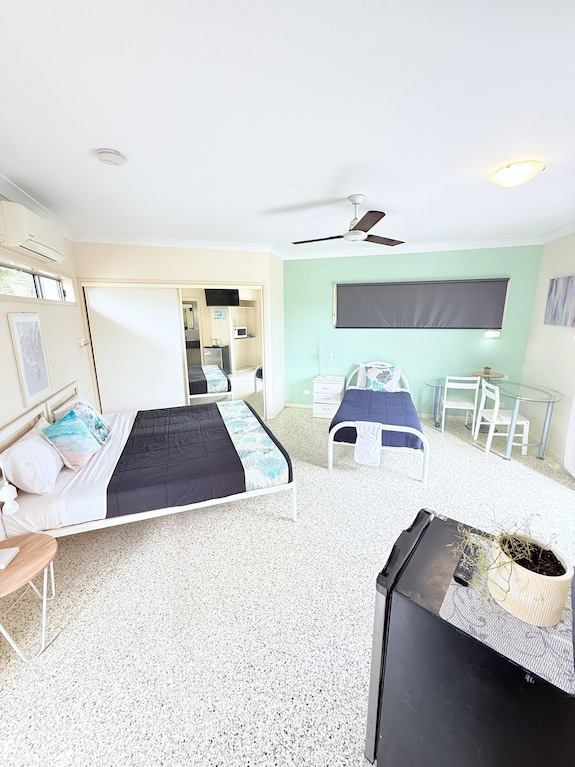 Emu Park Beach Resort. Family Rooms For 3 Guest. - Queensland