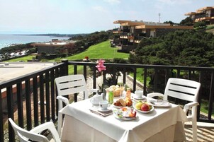 Quarto Clássico com Cama de Casal, vista para o mar | Terraço/pátio interior