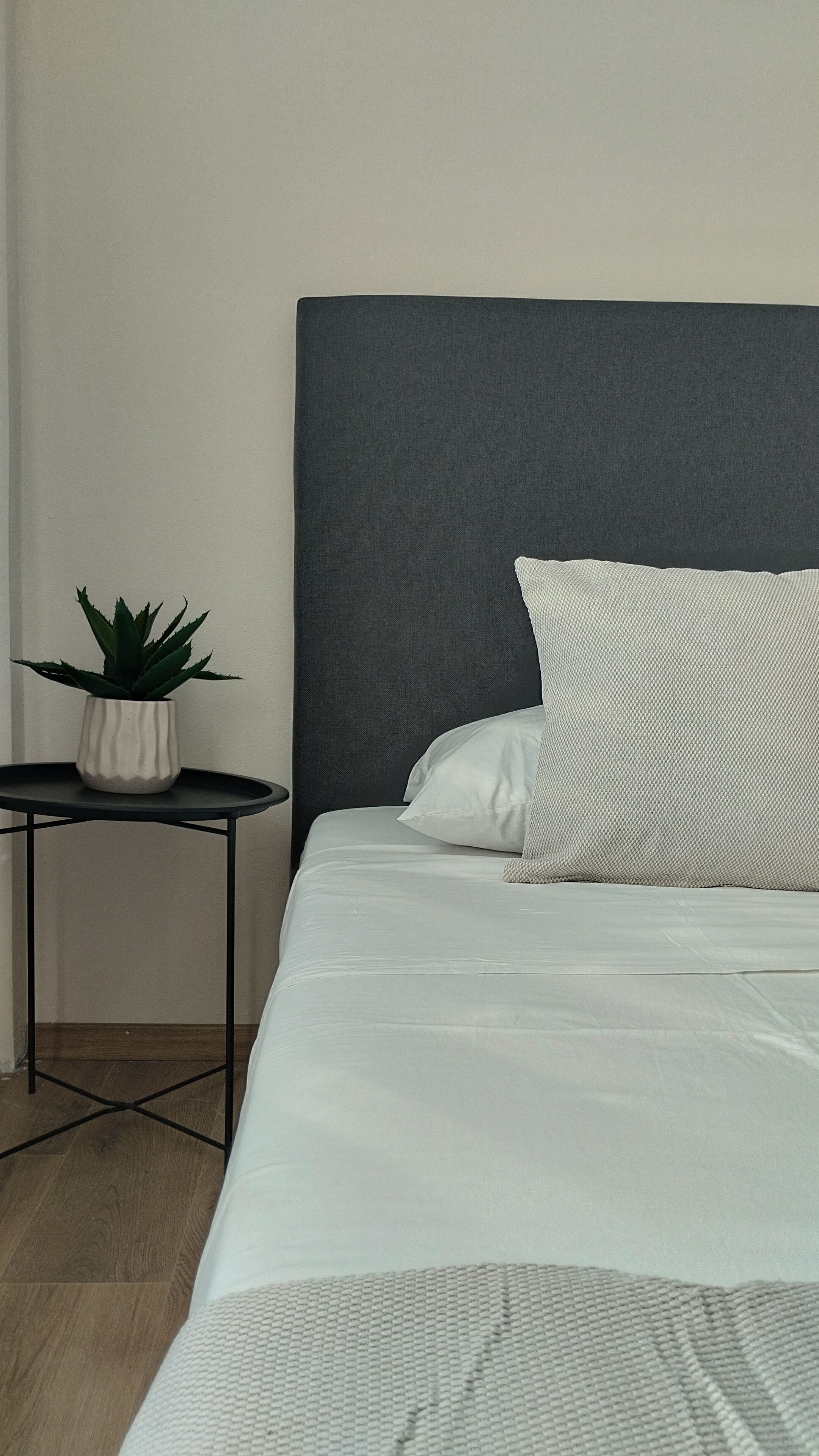 2 quartos, edredões de penas, cofre no quarto 