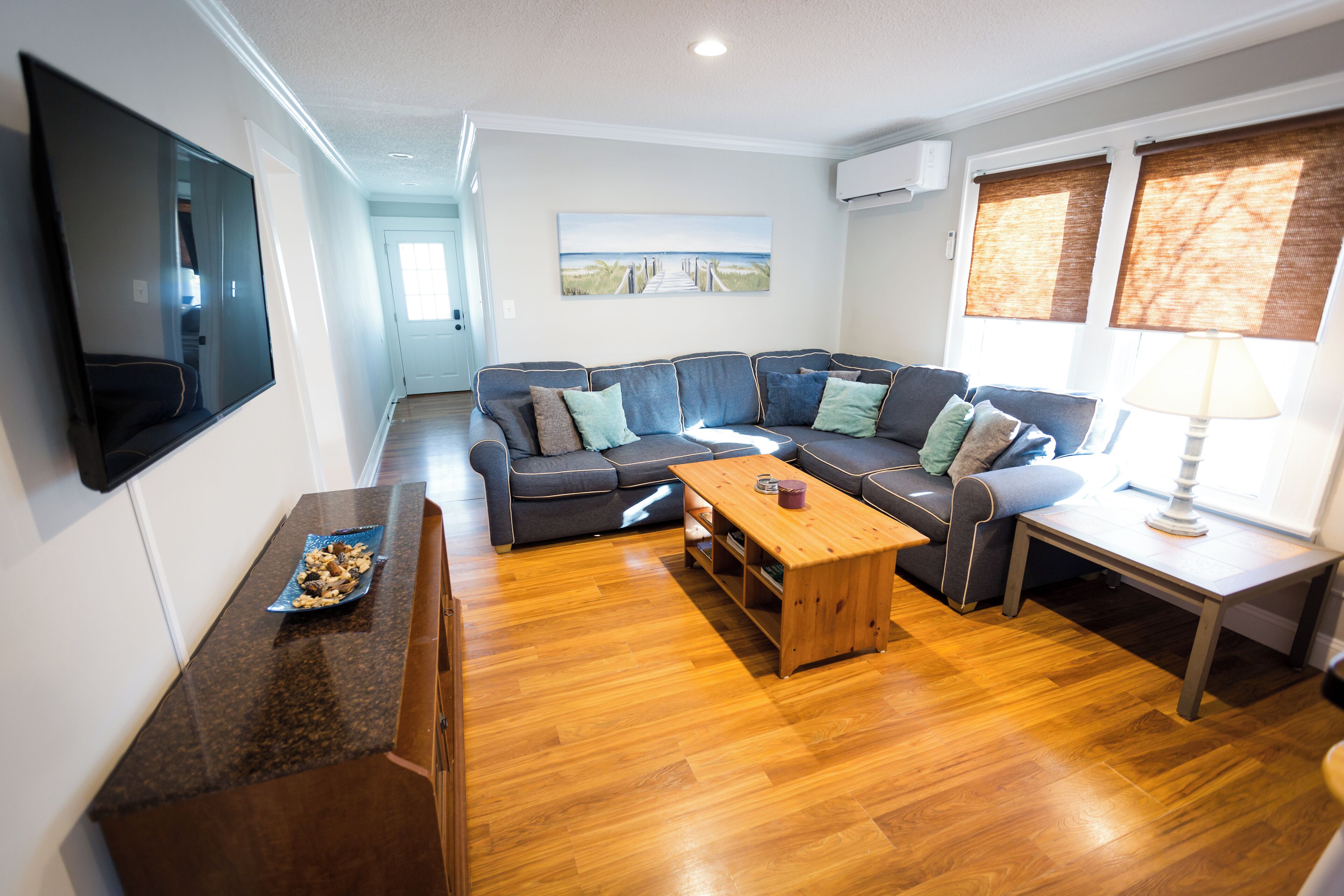 We Provide Linens! 3-bedrooms, Ac, Wifi, Pool In Downtown Ocean City - Ocean City, MD
