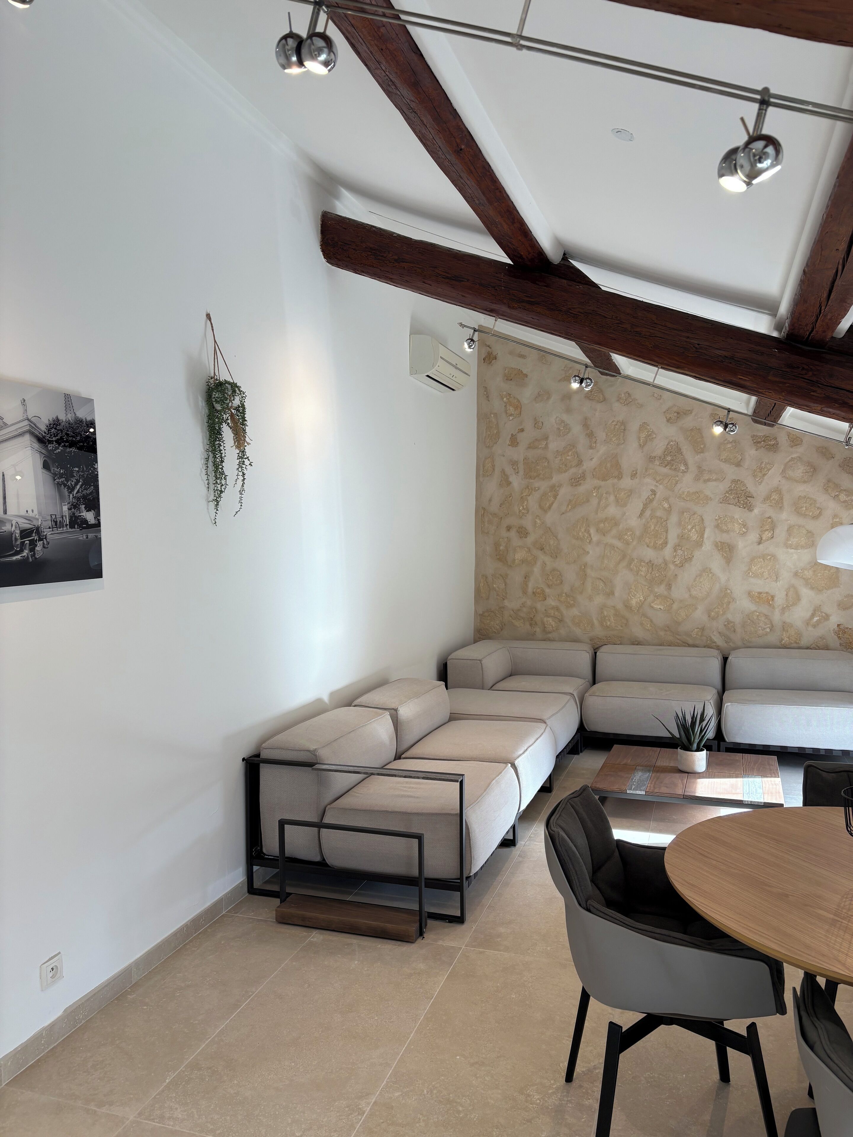 Appartement Refait Neuf Atypique Dans Un Ancien Moulin - Les Baux-de-Provence