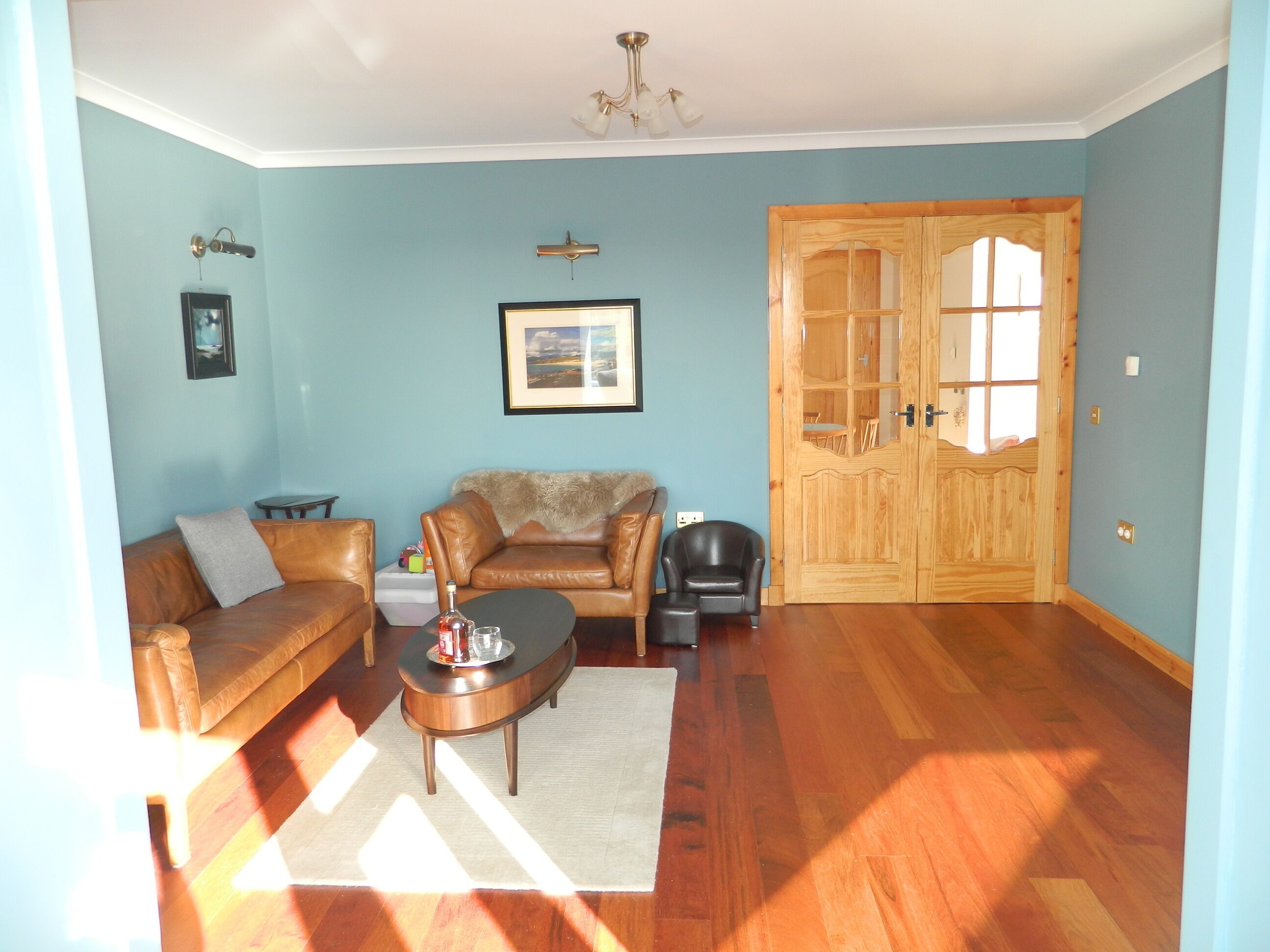 Beautifully Appointed Cottage, Overlooking South Harbour, Scalpay - Harris