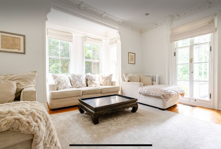 Spacious 5-bedroom House With Pool And Two Office Rooms In Charming Montclair - New York