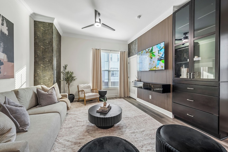 Luxury Downtown Townhouse W/ Game Room And Gated Lot - Lake Tyler, TX