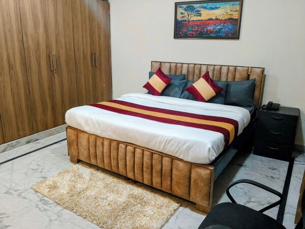 郁金香公寓 - 德里