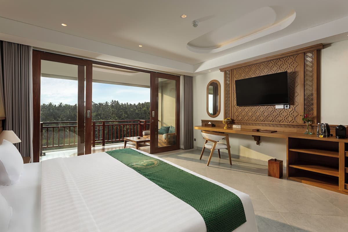Quarto casal luxo, sacada, vista para o vale | Frigobar (abastecido com itens grátis), cofres nos quartos, escrivaninha