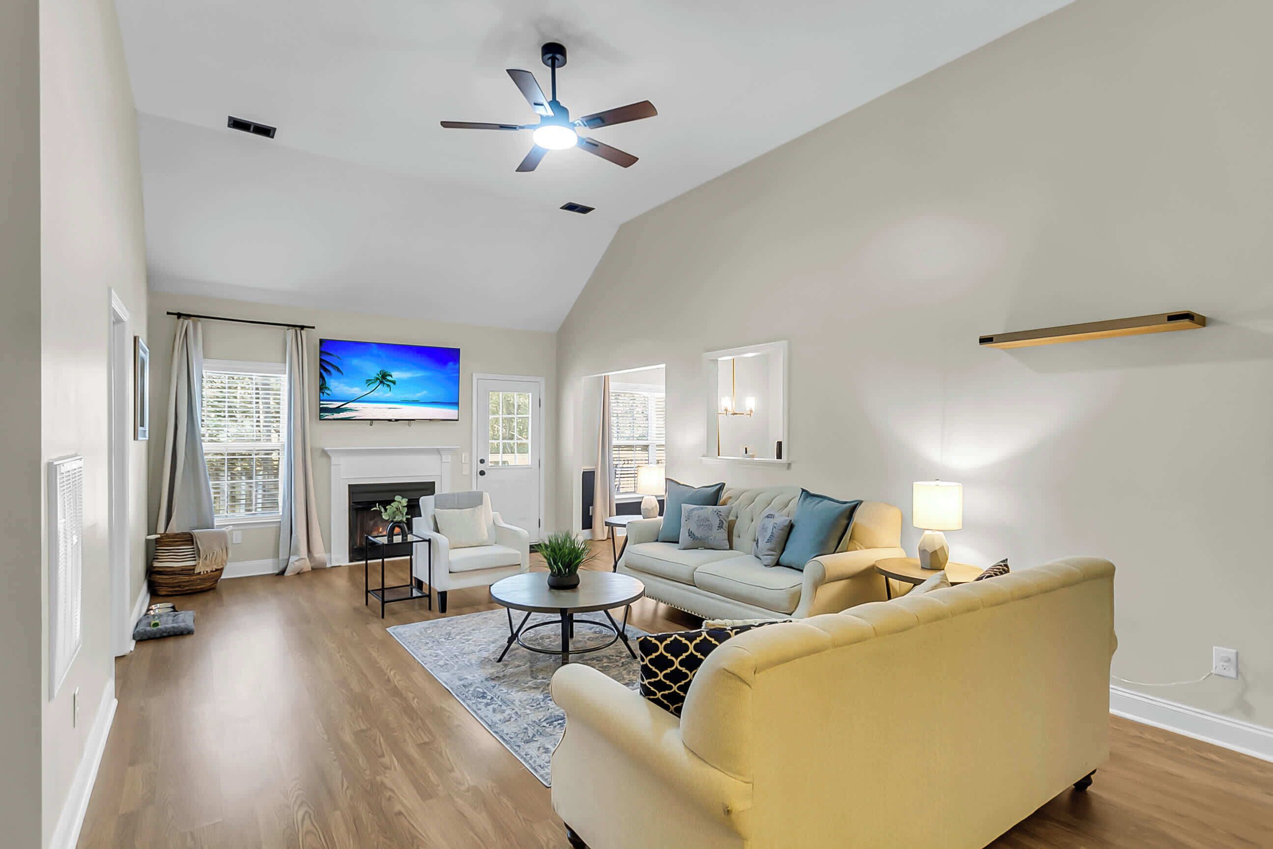 Lowcountry Luxe: Spacious 4br Oasis In Charleston - Charleston, SC