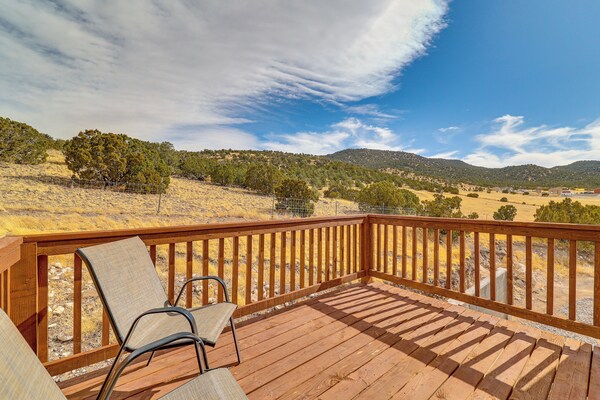 3 Mi To Trails: Secluded Eagar Cabin W/ Mtn Views! - Springerville, AZ