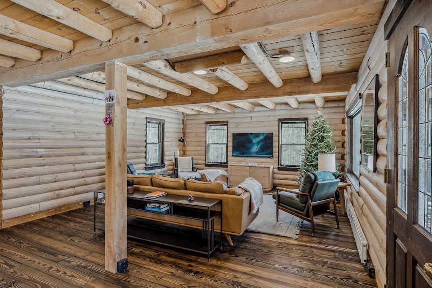 Blue & Sonny Hollow: Modern Cabin Firepit & Trails - Woodstock, VT