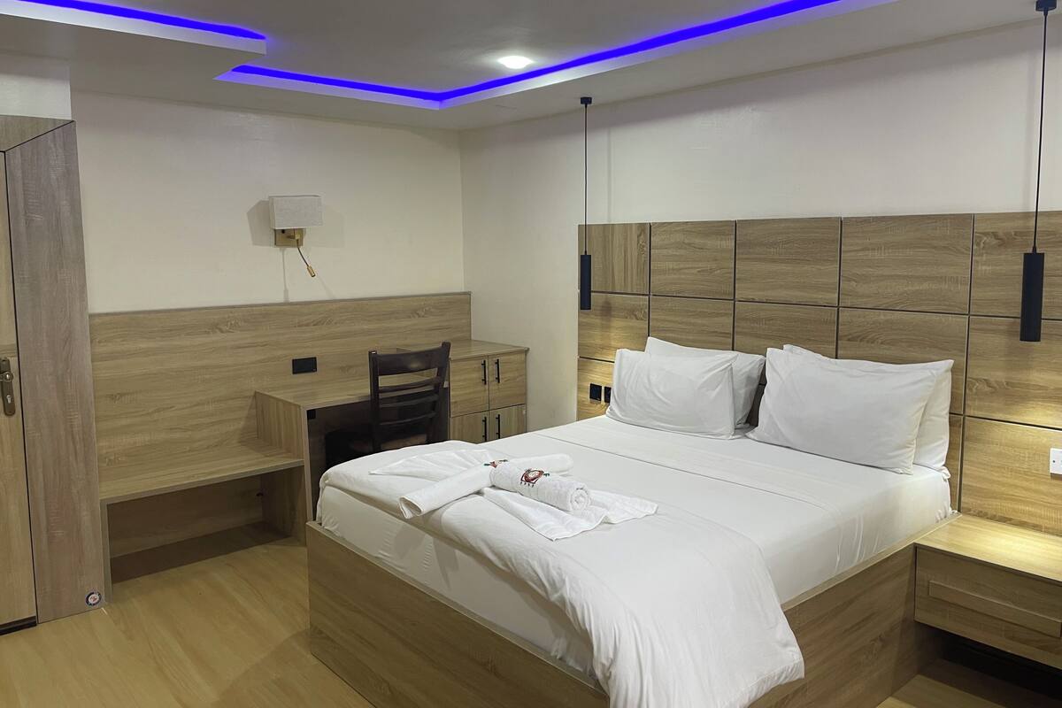 Quarto Standard, 1 quarto, casa de banho privativa | 1 quarto, secretária, secretária adequada para computadores portáteis