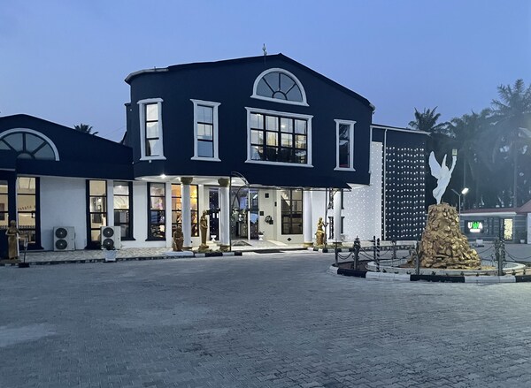 Precious Palm Royal Hotel - Benin City