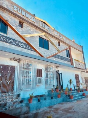 Fachada da propriedade