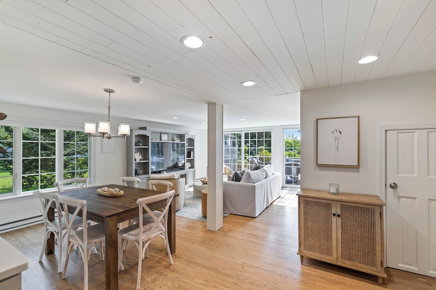 Charming 3-bedroom Cottage Short Walk To Chalker Beach - Essex, CT