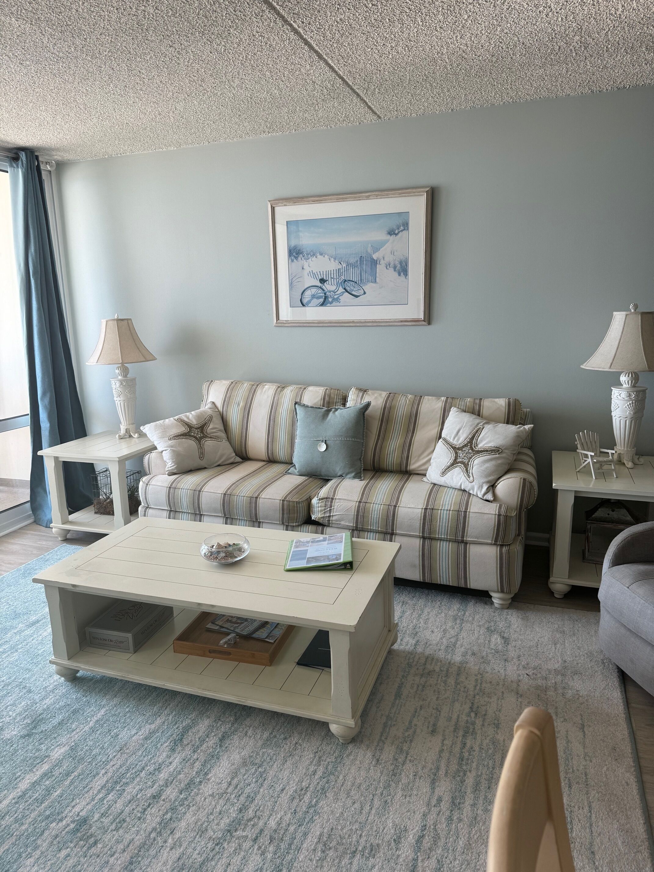 Oceanfront - Carousel Completely Remodeled 2bd 2ba - Sleeps 6 - Fenwick Island, DE
