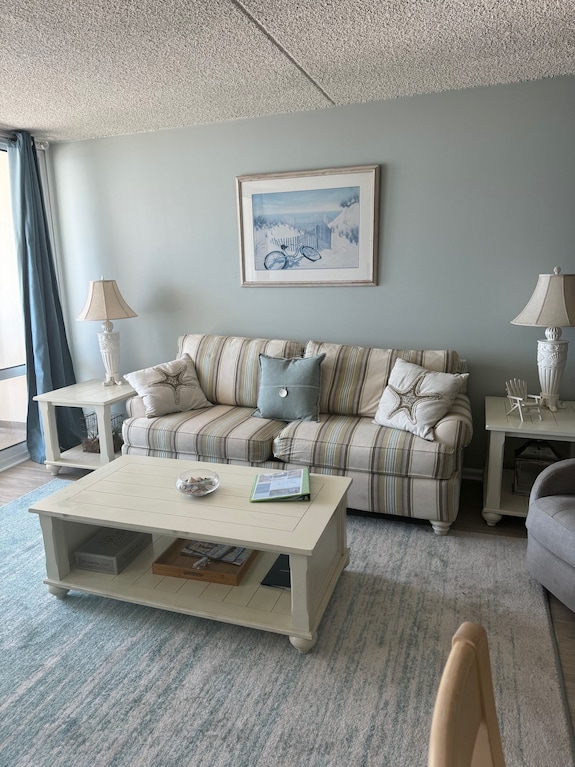 Oceanfront - Carousel Completely Remodeled 2bd 2ba - Sleeps 6 - Fenwick Island, DE