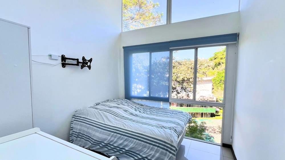 2BR + Loft with Stunning Views, Santa Ana - Temporary Rental - Uruca | Vrbo