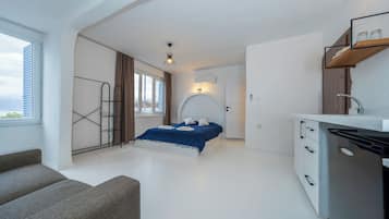Quarto casal luxo, vista para o mar | Roupas de cama premium, camas Select Comfort, individualmente decorados