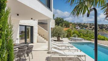 Villa | 4 quartos