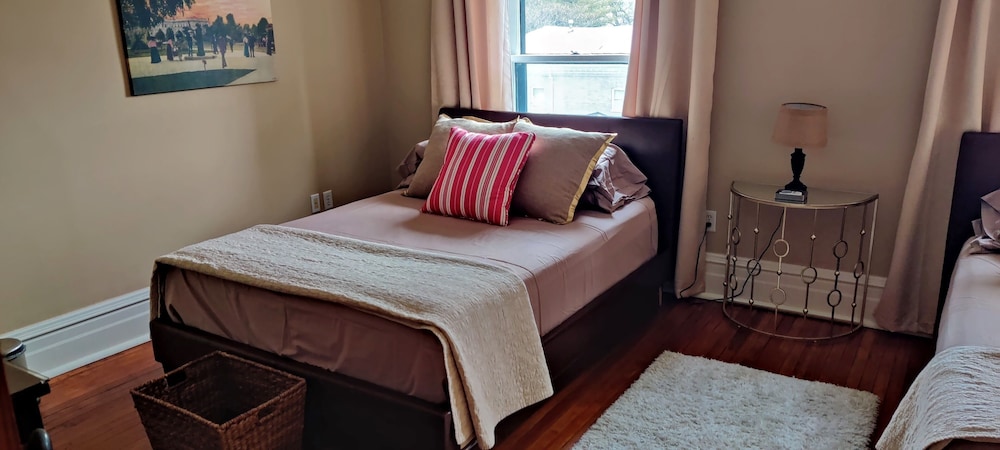 Historic 3-Bedroom Guest Suite · Prime Forest Park Location in Central ...