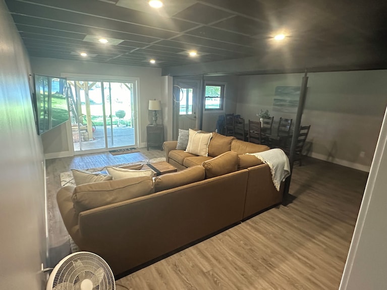 Charming 3-bedroom Plus Loft Cottage On Lake Arrowhead And Near Sand Valley! - ウィスコンシン州