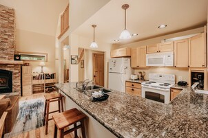 Cabine, 3 quartos, fumadores, pátio | Interior